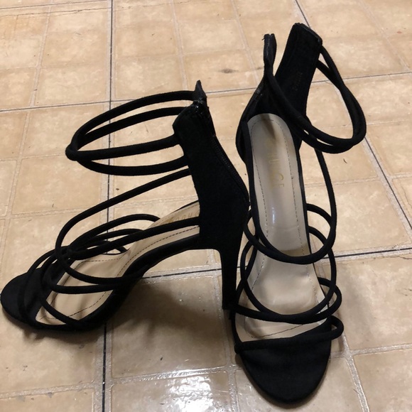 Rogue | Shoes | Black Scrappy Heels | Poshmark